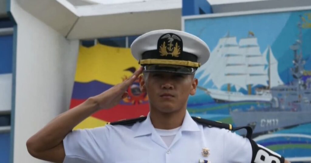 Armada del Ecuador inicia reclutamiento para oficiales y tripulantes ...