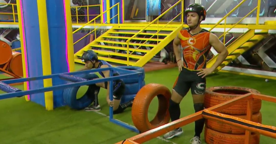 Victoria naranja en duelos: Ian supera a Skyboy tras error de ...